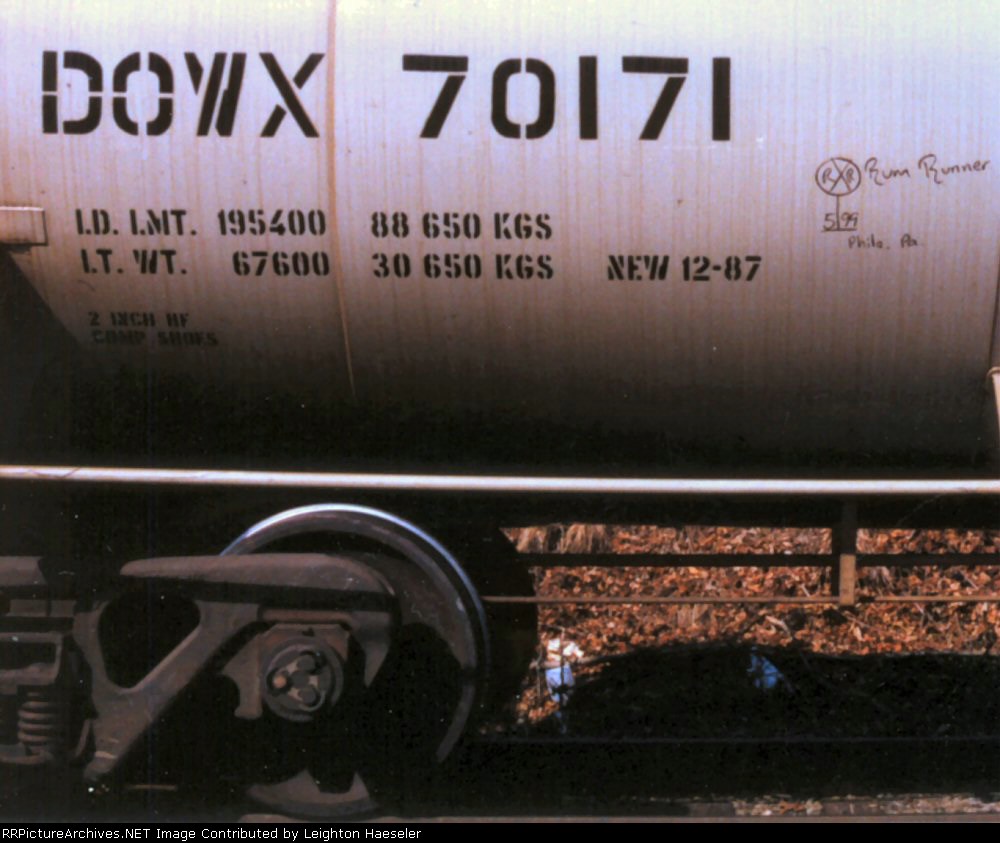 DOWX 70171 with graffiti